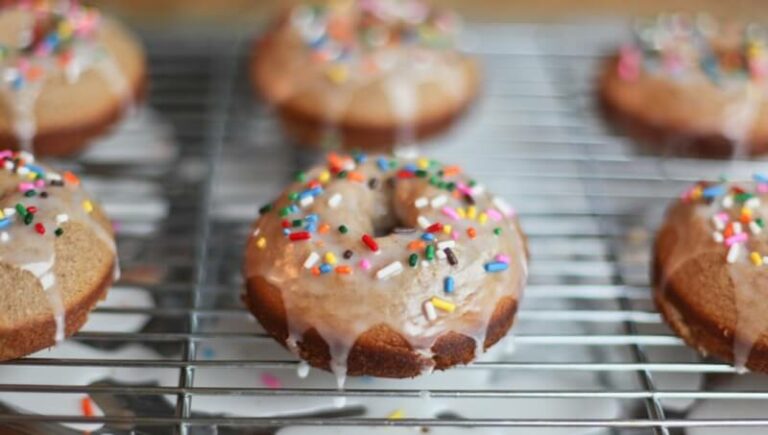 Cinnamon Glazed Baked Doughnuts